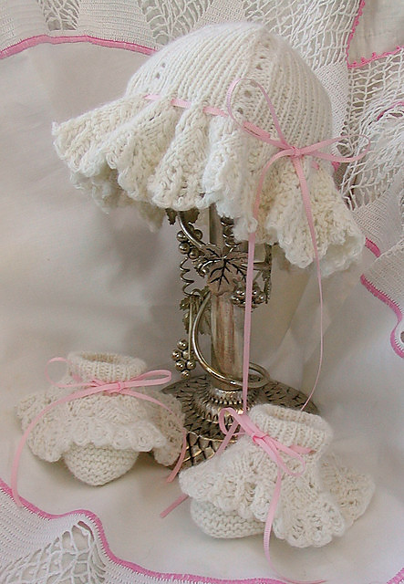 Ravelry: Ruffles for Kate pattern by Penwiper