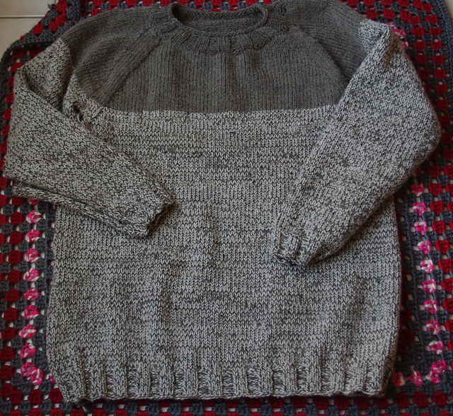 Ravelry: 200 - Pull raglan pattern by Bergère de France