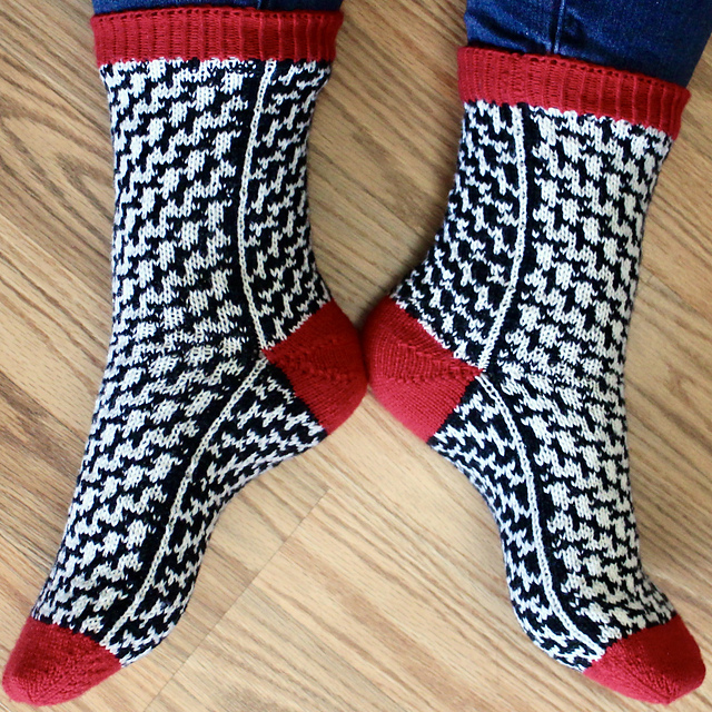 Ravelry: Zöllner Socks pattern by Carolyn Lisle
