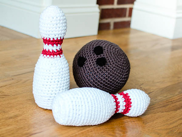 Ravelry: Bowling Set pattern by Kara Gunza