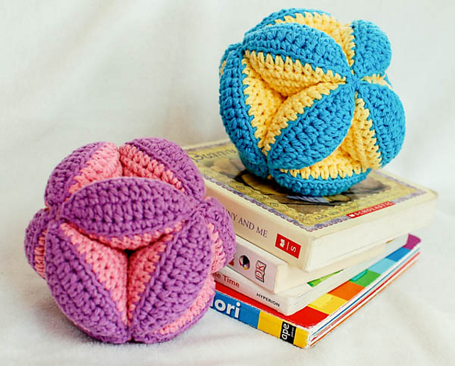 Ravelry: Baby Clutch Ball pattern by Kara Gunza