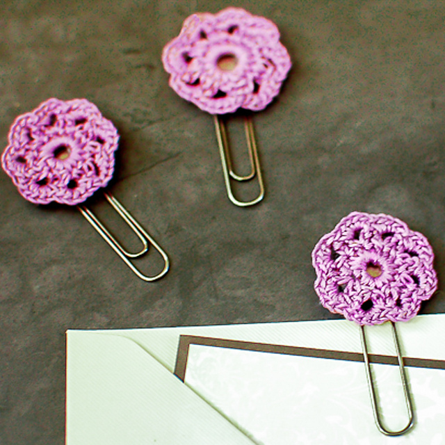 Ravelry: Flower Paper Clips pattern by Kara Gunza