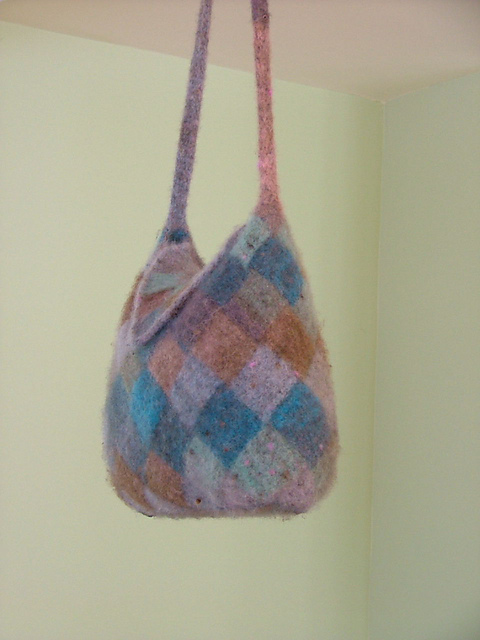 Ravelry: phenleyss' Felted Entrelac bag
