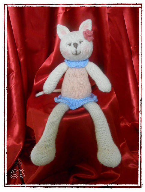 Ravelry: Cuddle me Kitty pattern by Phoeny