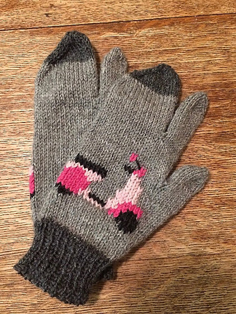 Ravelry: Scooter Trigger Mitts pattern by Jennifer Symons
