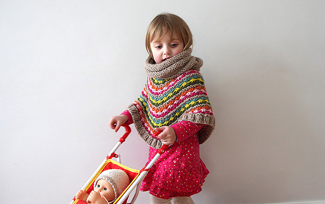 Ravelry: Star Poncho / Stjerneponcho pattern by Heidi - Pickles