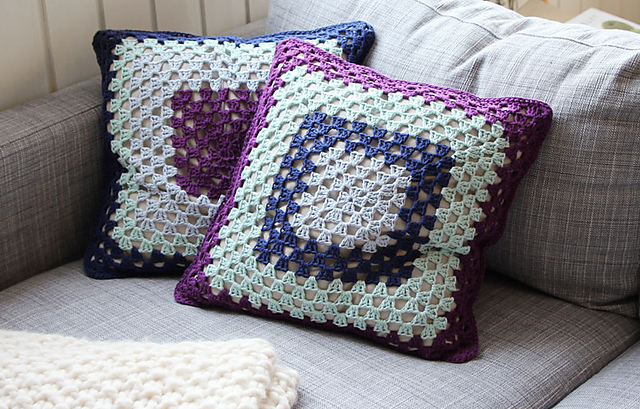Ravelry: Granny´s square pillows / Oldemors ruteputer pattern by Anna ...