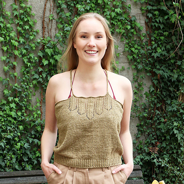 Ravelry: Green Meadows Top / Ligge i grønne enger topp pattern by Anna Enge