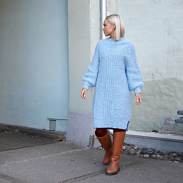 Ravelry: The Silhouette Dress pattern by Anna Enge