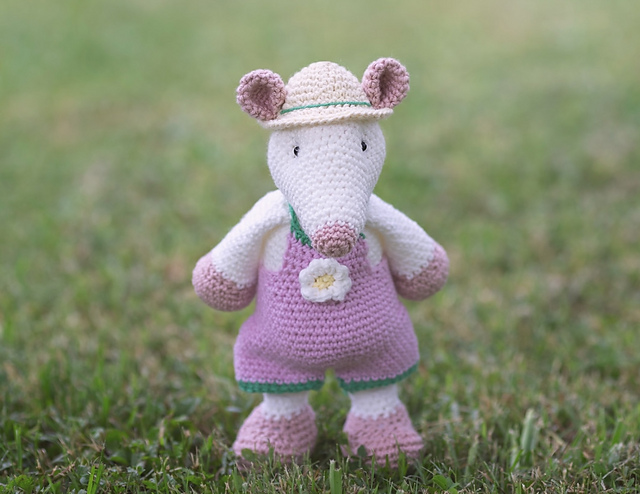 Ravelry: Tiny the Mouse pattern by Piper Hinds