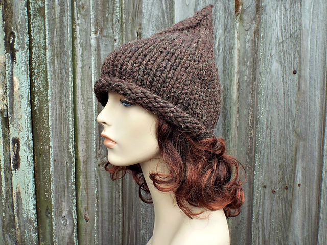 Ravelry: Witch Hat pattern by Diane Serviss
