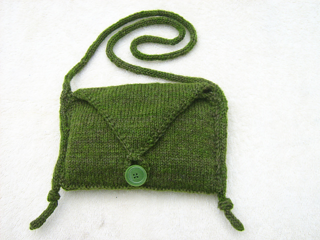 Ravelry: Sophisticated evening bag pattern by Gina Macris