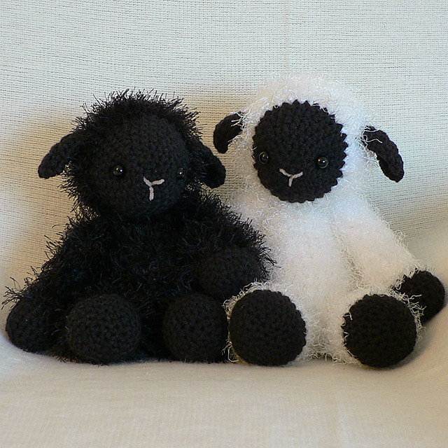 Ravelry: Fuzzy Lamb pattern by June Gilbank