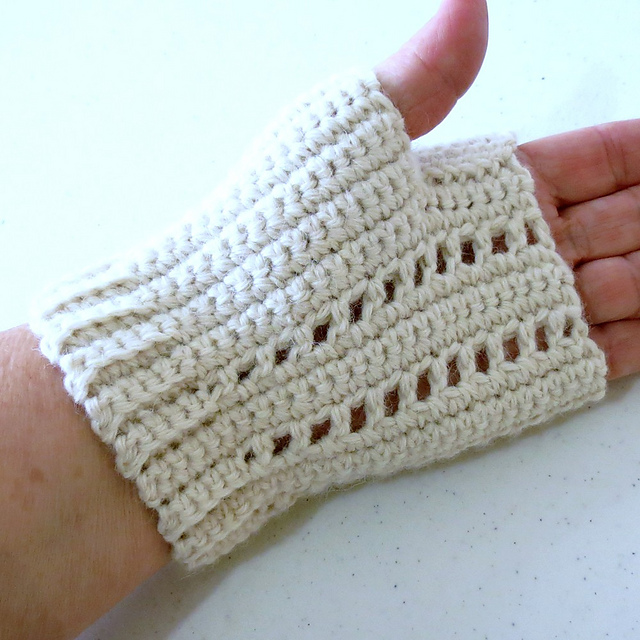 Ravelry: Fresh & Feminine Fingerless Gloves pattern by Pam Daley