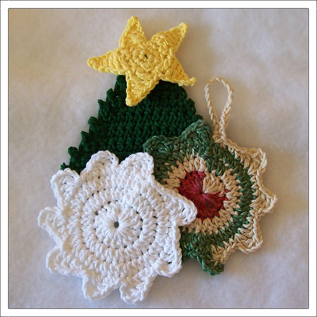 Ravelry: Snowflake & Christmas Tree Scrubbies pattern by Pam Daley