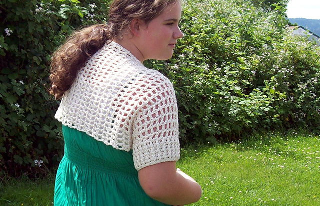 Ravelry: Simple Shrug pattern by Pam Daley