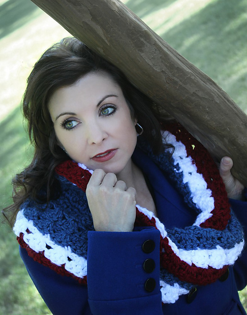 Ravelry: Chunky Infinity Scarf/Cowl pattern by Pam Daley