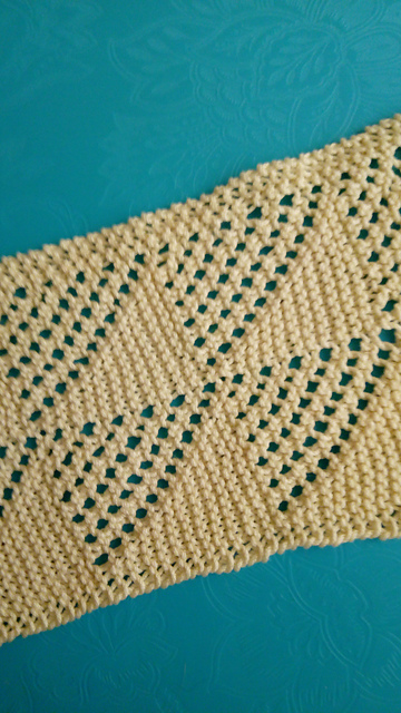 Ravelry: Triangle Lace and Triangle Insertion pattern by A.M.