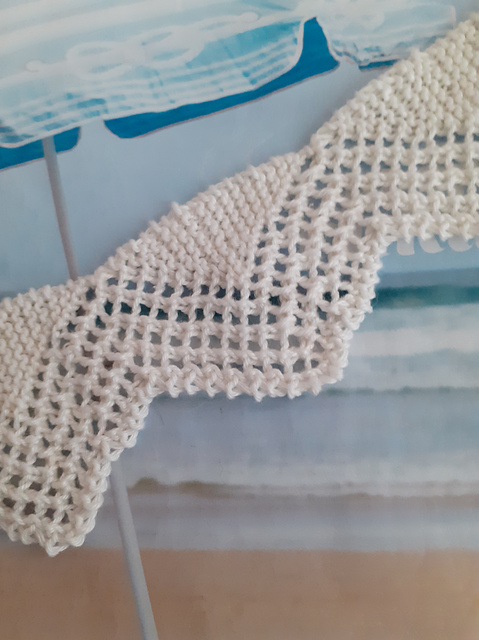 Ravelry: A Scallop Edging pattern by Elizabeth Jackson