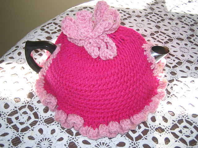 Ravelry: Tea Cosy pattern by Olive Rayer