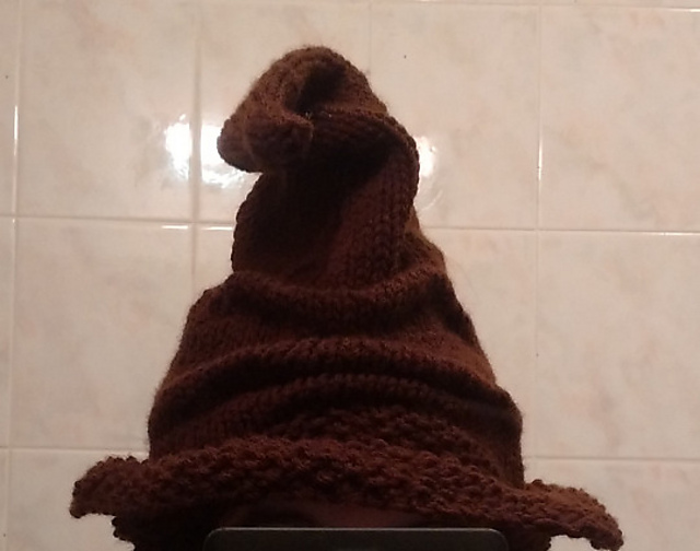 Ravelry: Sorting Hat pattern by pod7et is Craftstiel