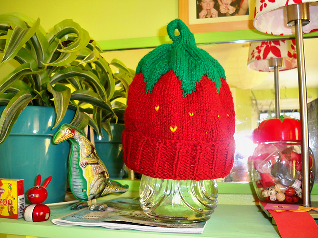 Ravelry: ponyboy's Strawberry Hat
