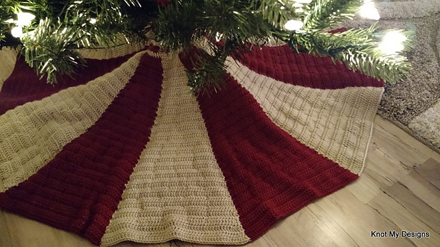 Ravelry: Christmas Tree SKirt pattern by Apeksha Prasad