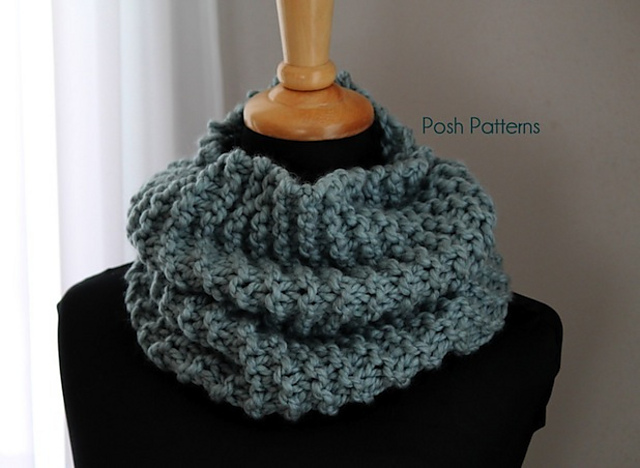Ravelry: Easy Knit Cowl pattern by Posh Patterns