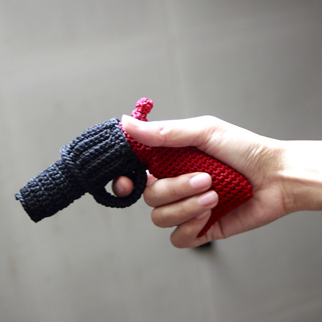 Ravelry: Revolver USB Pouch pattern by Anya Memouse