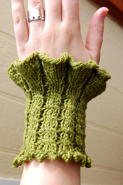 Ravelry: Victorian Cabled Wristlet pattern by Allison Blevins
