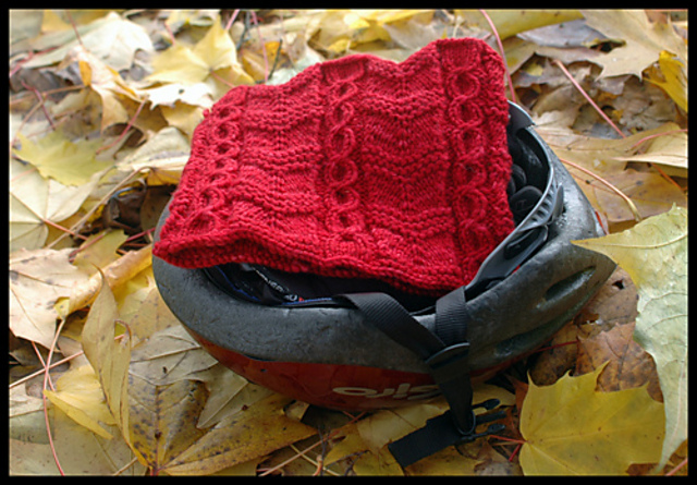 Ravelry: 8 Minute Commute Cowl pattern by Amanda Birdsall