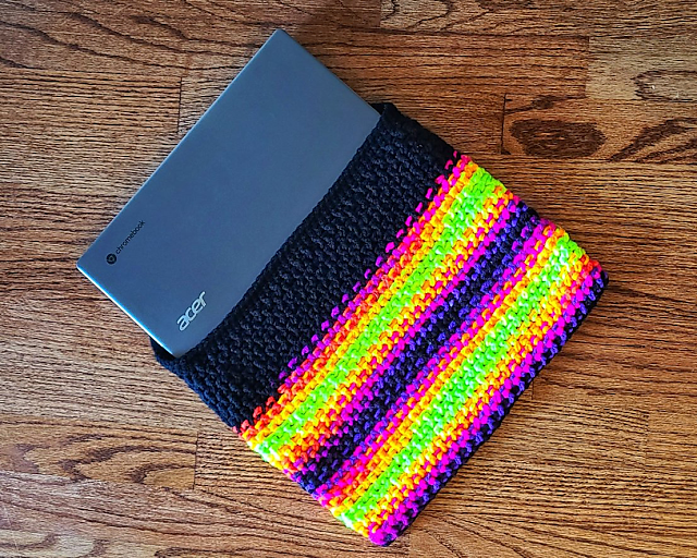Ravelry: Laptop Sleeve pattern by Psyched for Yarn