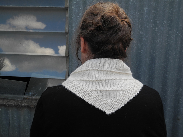 Ravelry: Very Small Shawl pattern by Purl Plotter