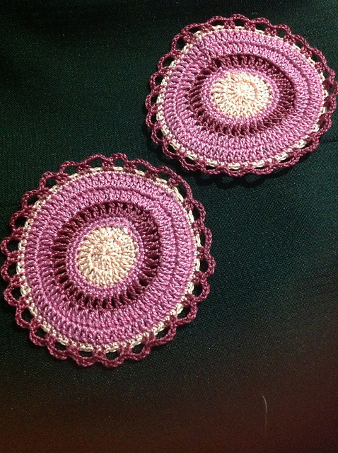 Ravelry: Pretty Easy Coaster pattern by Pearlin J