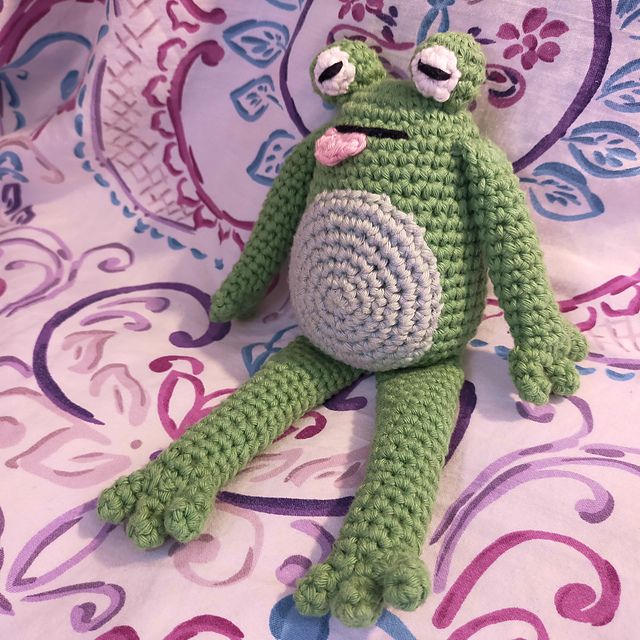 Ravelry: Pod the Frog pattern by Catmint Dragon