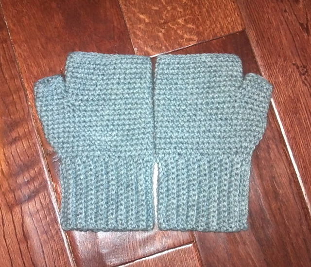 Ravelry: Dead Simple Fingerless Mitts pattern by PurpleIguana
