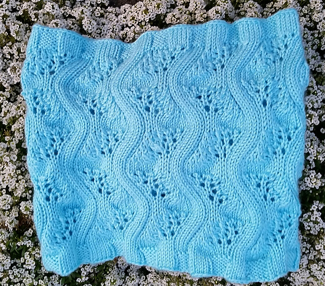 Ravelry: Kananaskis Ski Tracks Cowl pattern by Vikki Perkins