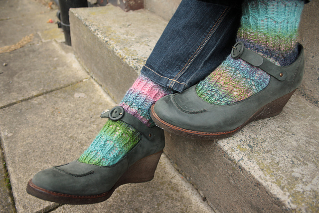 Ravelry: Featherfoot pattern by Stephanie McIntosh