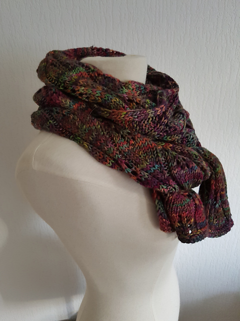 Ravelry: pzoet's Candle Flame Scarf