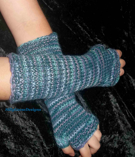 Ravelry: Simple long fingerless gloves pattern by Shannon Mokry