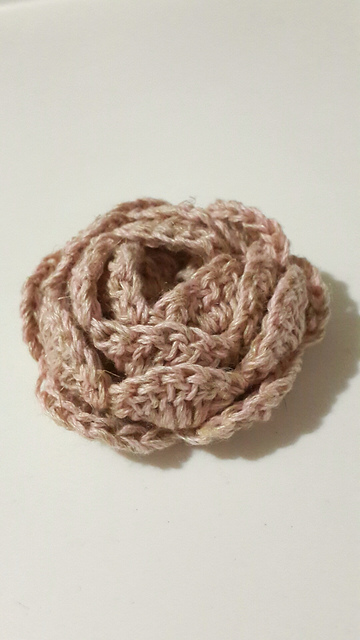 Ravelry: No Roll Rose Video Tutorial pattern by Qurrota Ayun