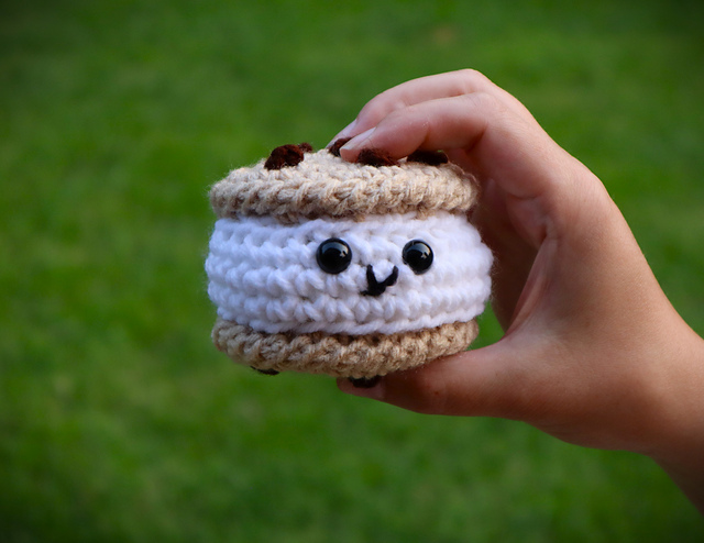 Ravelry: Cookie Ice Cream Sandwich pattern by Rachel Wisneski