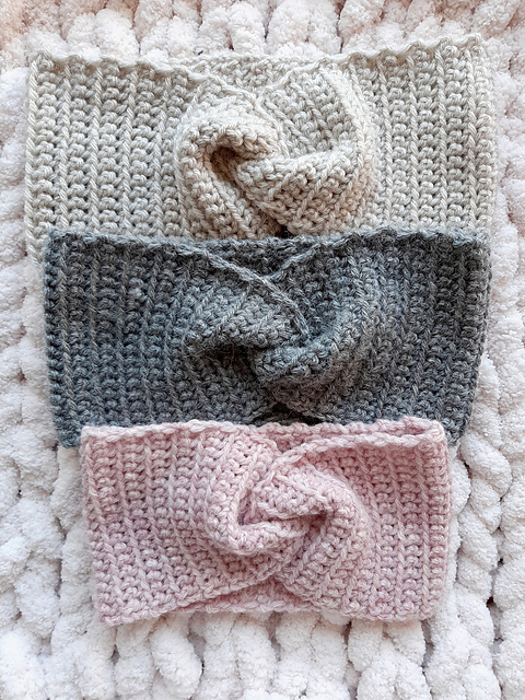 Ravelry: Lydia Earwarmer pattern by Rachel Pyle