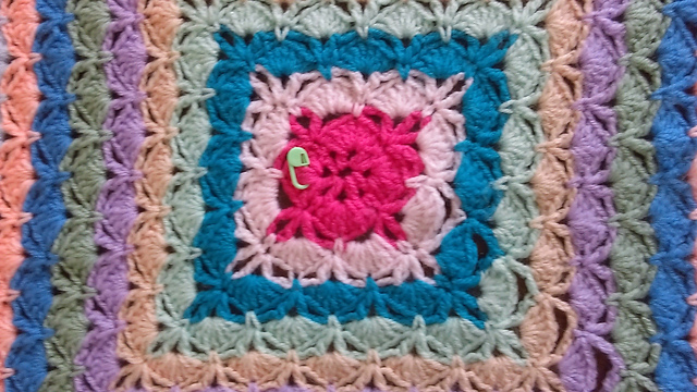 Ravelry: rachelstowell's Beautiful Shells Blanket