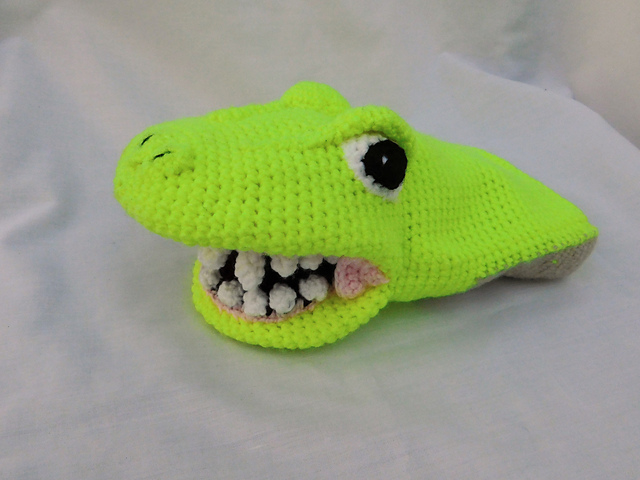 Ravelry: Rexy, the Tyrannosaurus rex, hand puppet pattern by Jorgelina Oddi