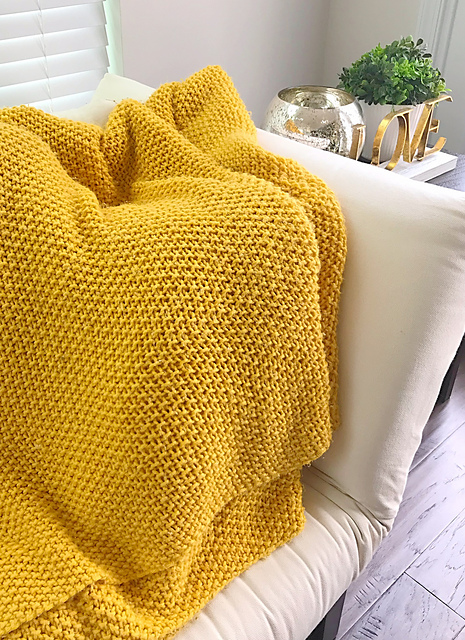Ravelry: Cuddle Up Throw pattern by Rebecca McKenzie