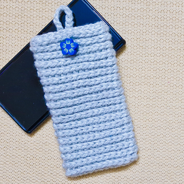 Ravelry: Easy DIY Ribbed Mobile Pouch pattern by Rajeshwari Singh