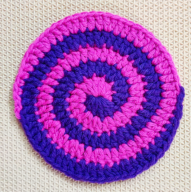 Ravelry: Solid Two Color Spiral Circle pattern by Rajeshwari Singh