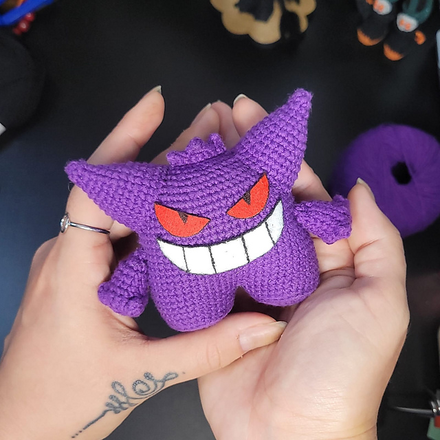 Ravelry: #094 Gengar (Pokémon) pattern by Isabella Ferro