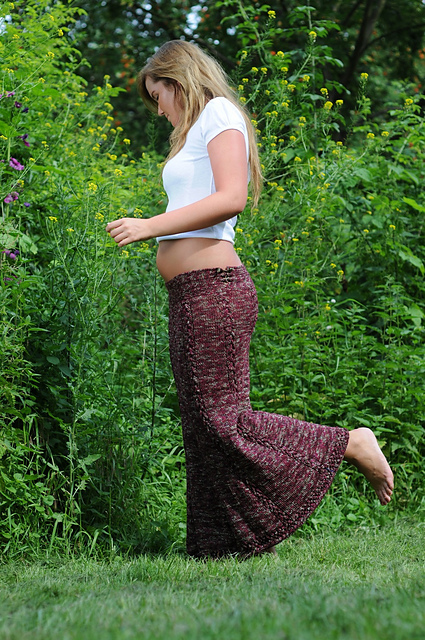 Ravelry: Gillian - Rock / skirt pattern by Sylvie Rasch